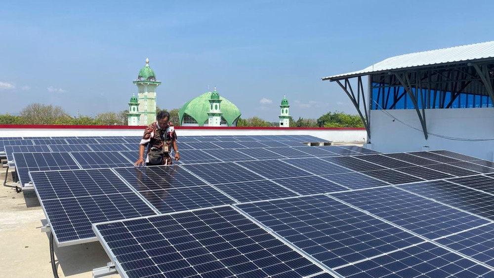 Panel Surya: Rahasia Hemat Listrik & Pabriknya di Indonesia! - Kaltimtuntas